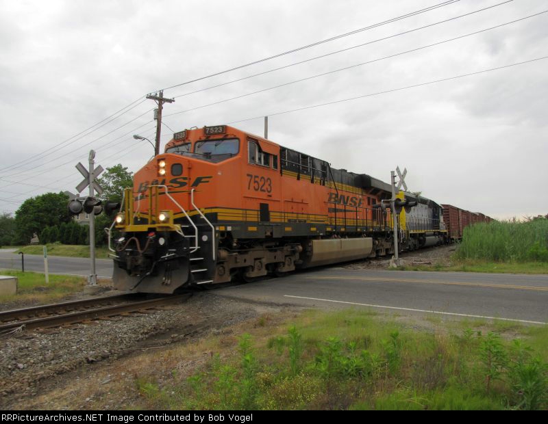 BNSF 7523